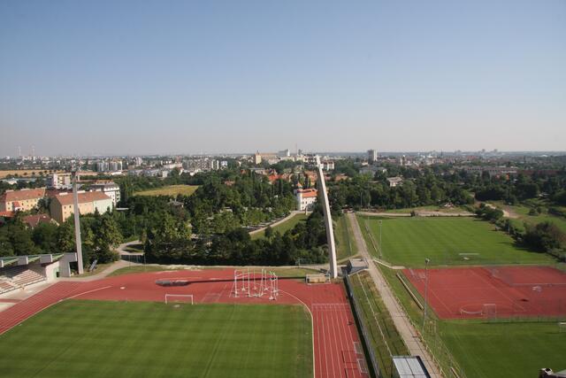 Auf dem Areal der Rothmühle: JOSH. rockt das Schwechater Stadtfest 2023 ...