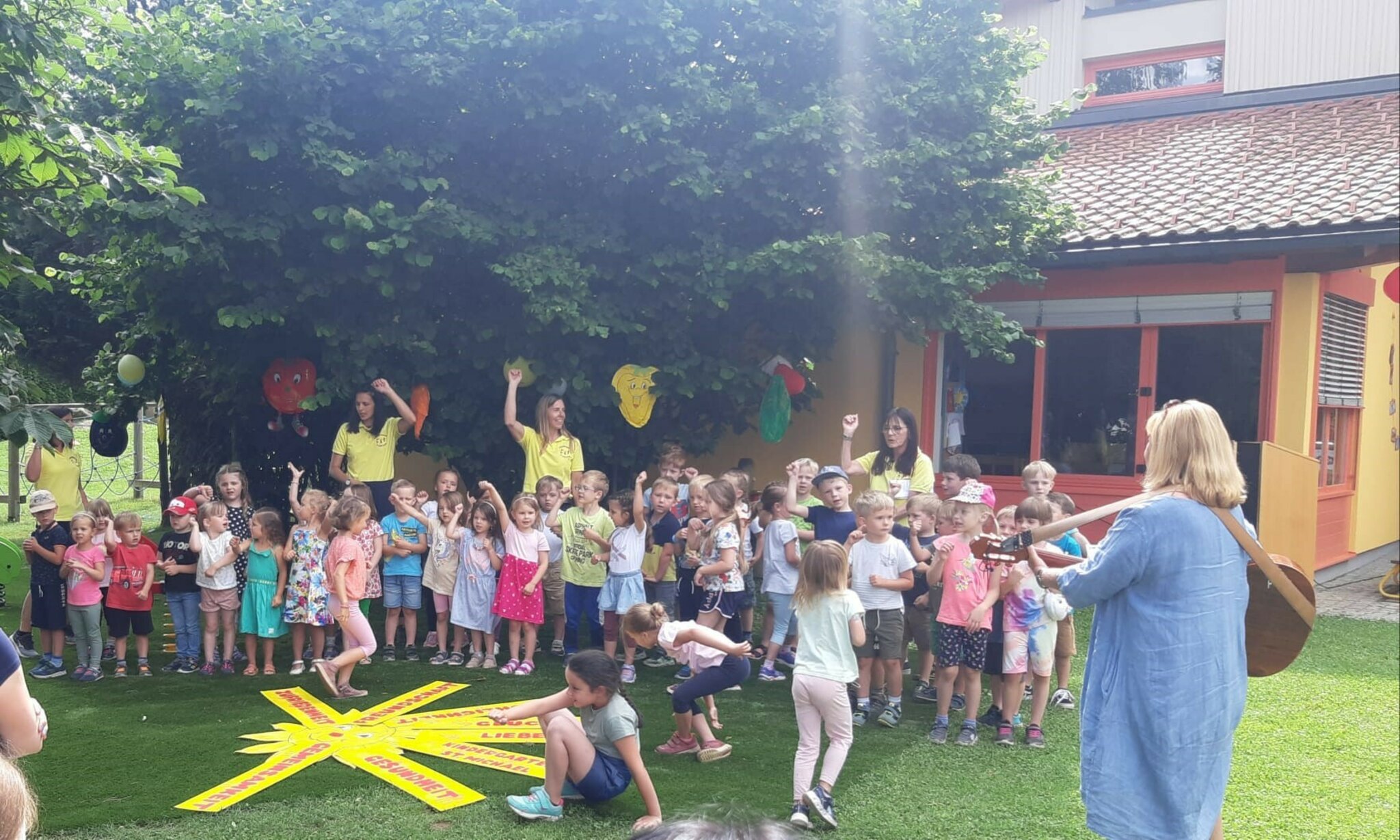 Zum Jahresabschluss: Neue Spielgeräte für "gesunden" Kindergarten St ...