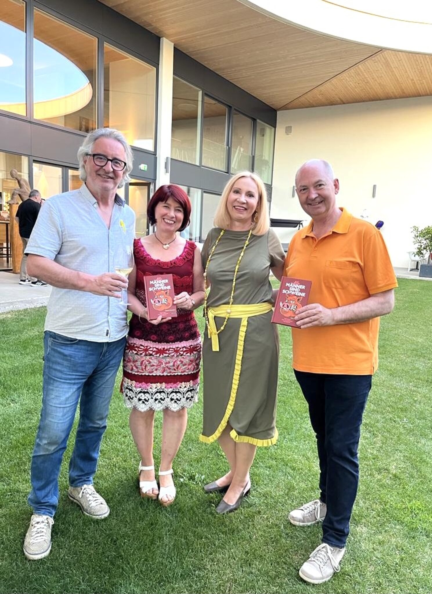 A-Nobis Sektkellerei Zurndorf: Robert Sommer las aus neuem Bestseller ...