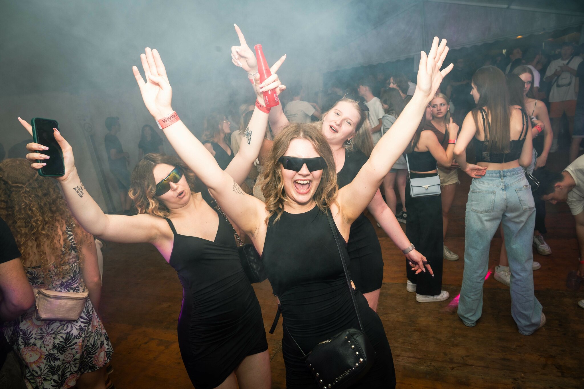 Festl: Schlossfest Erla: Highlight mit Bands, Partys & Unterhaltung - Enns