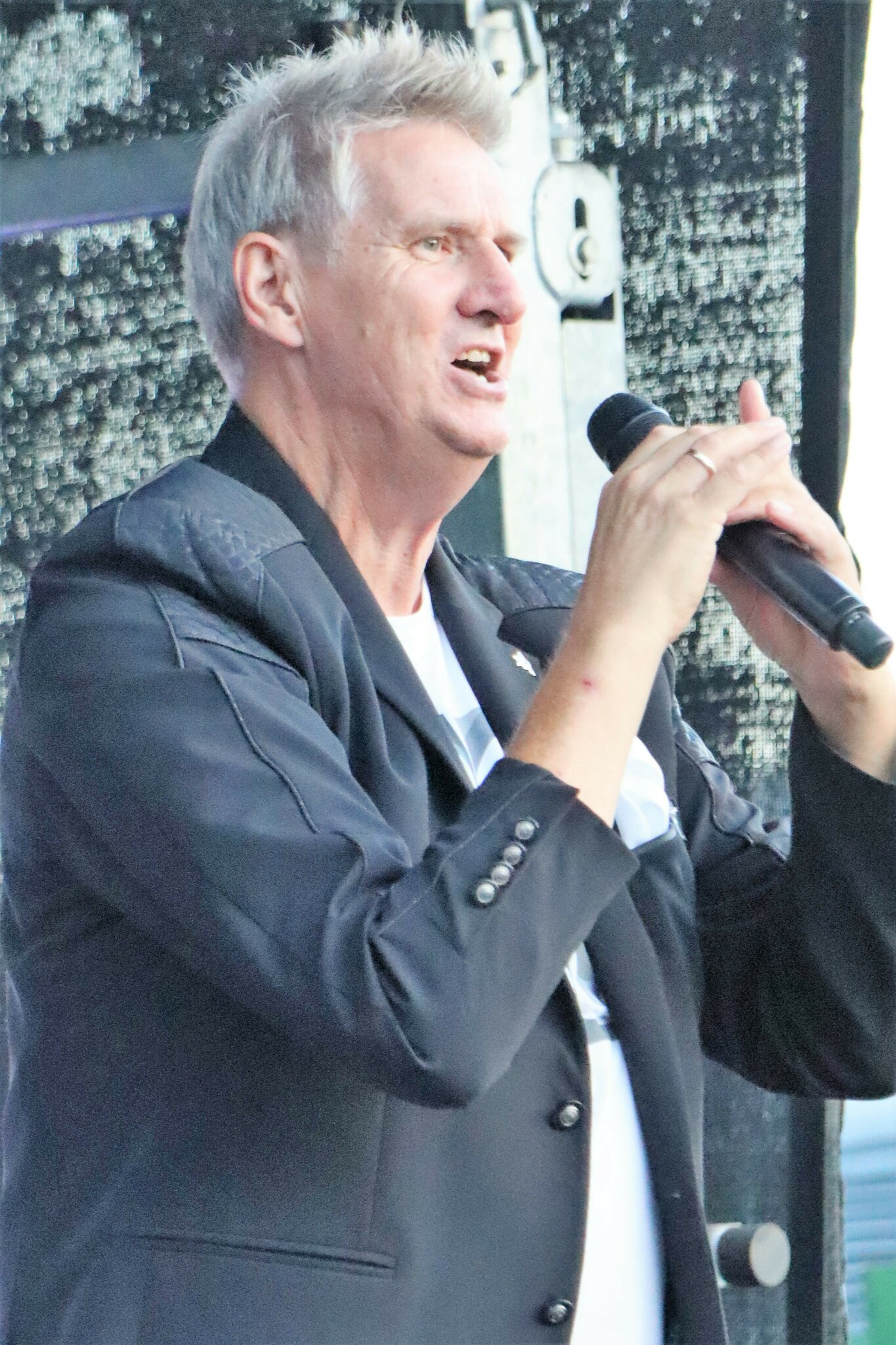 Konzert Bahnhofsplatz: Silvio Samoni rockte den Stainzer Flascherlzug ...