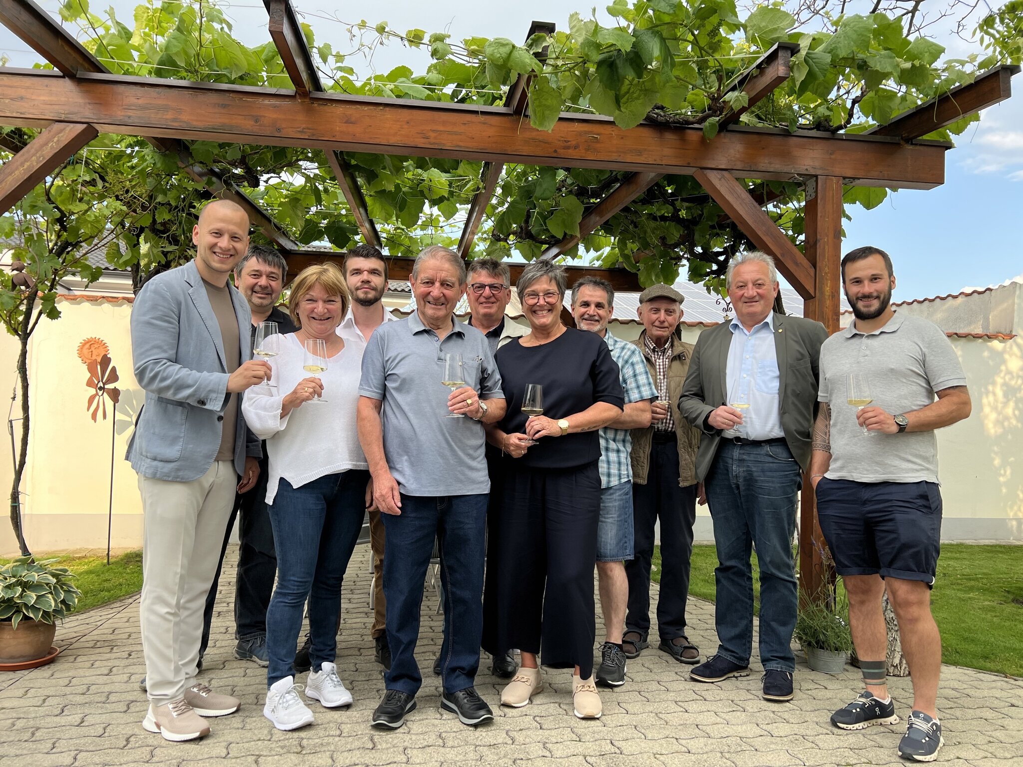 Herzlichen Glückwunsch: Altbürgermeister Nekowitsch feiert 80. in ...