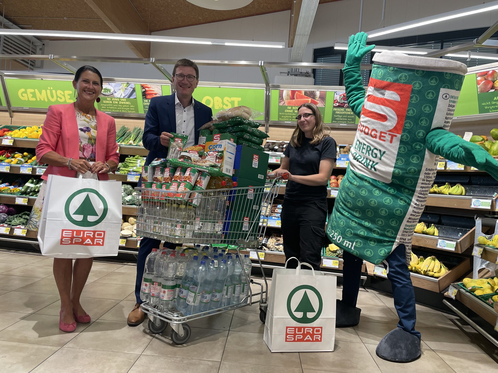 "Leben am Limit" Gewinnübergabe: Rita Böswarth gewinnt das 300 Euro-S ...