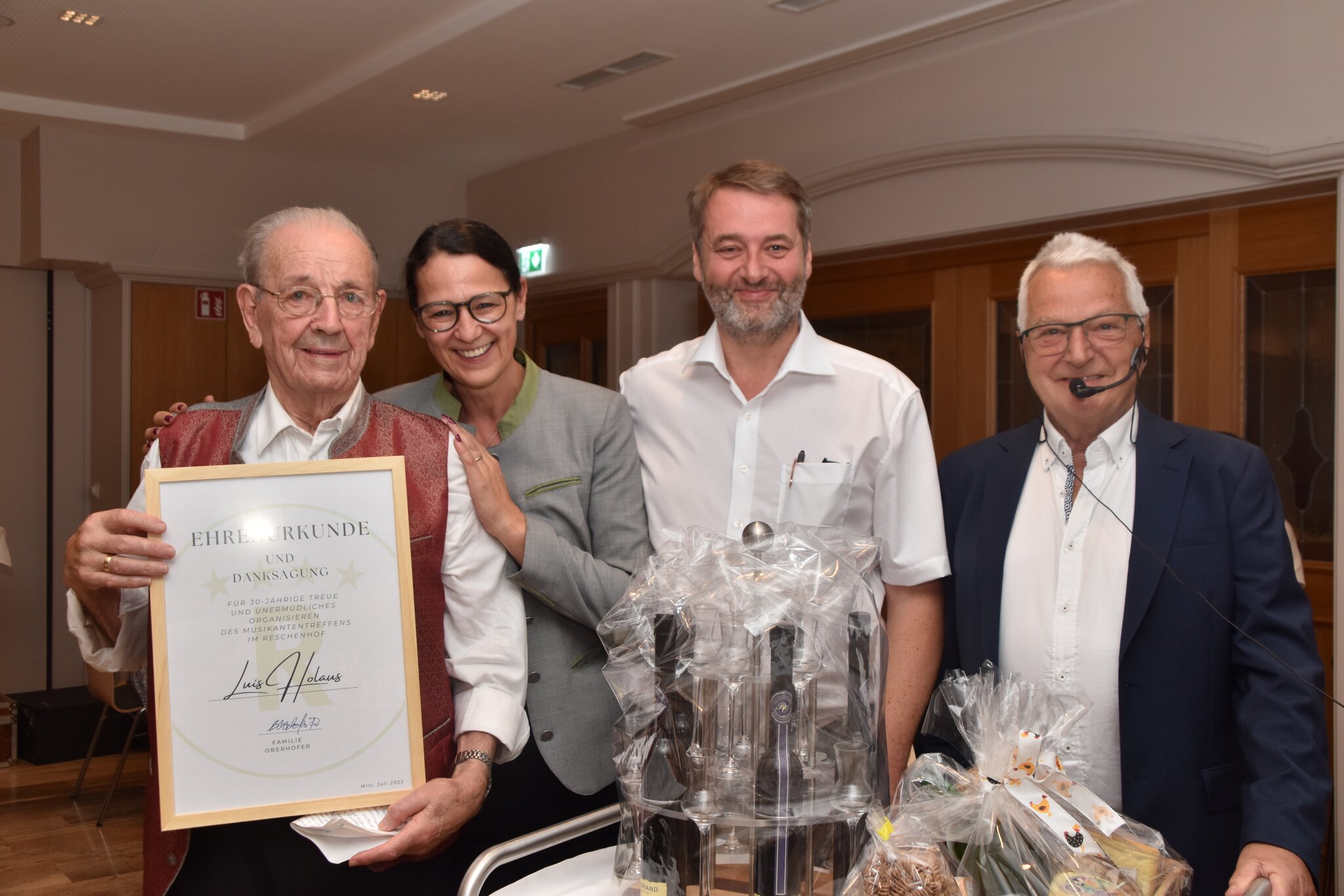 29 Jahre Sänger- und Musikantentreffen Mils: Emotionaler Abschied von Organisator Luis Holaus ...