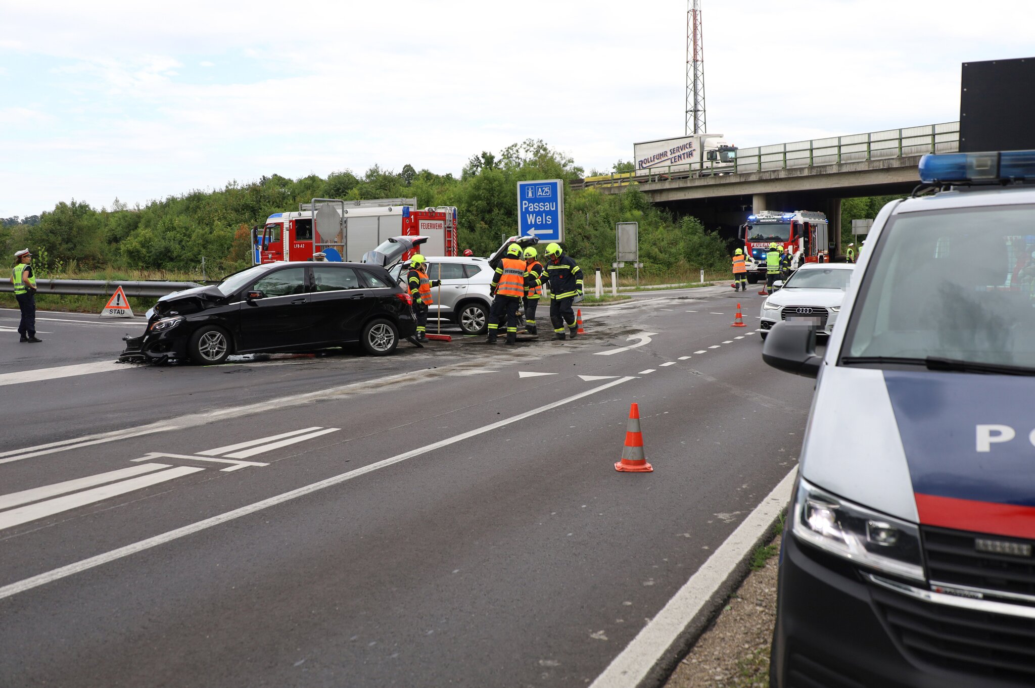Bekannte Unfallstelle in Weisskirchen/Traun: Zwei Verletzte bei Crash ...