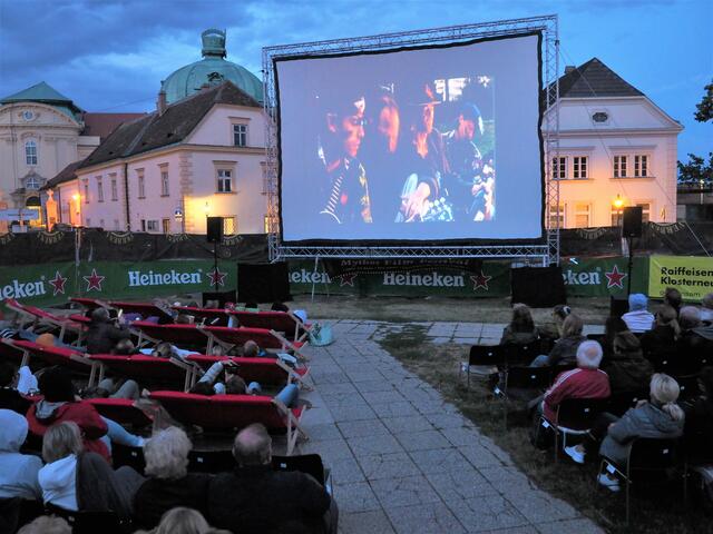 Sommerkino-Saison: Erfolgreicher Start des Mythos Film Festivals 2023 ...