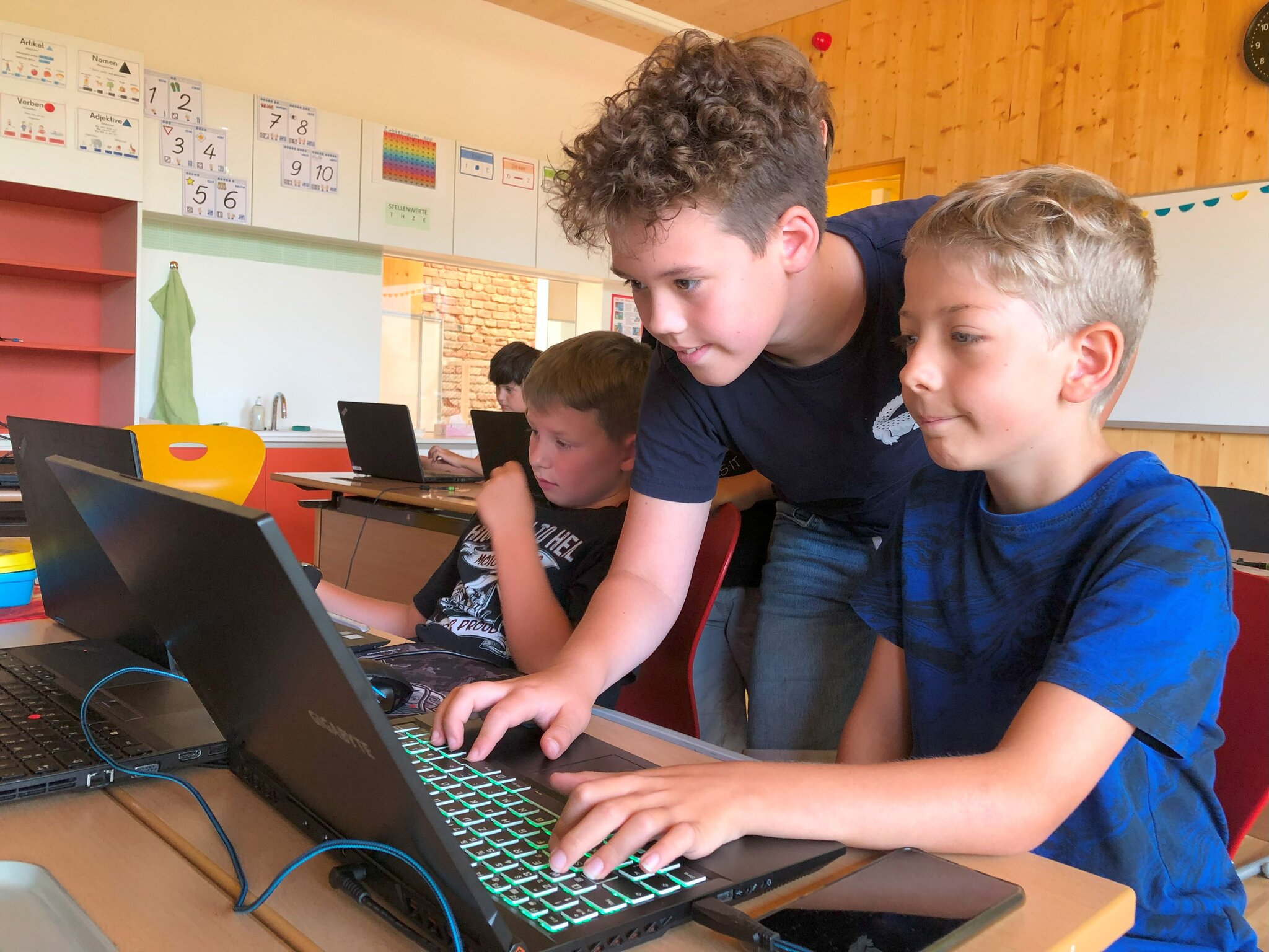Coding4Kids: Lernen im Sommer: Moosbrunns Schüler programmieren ...
