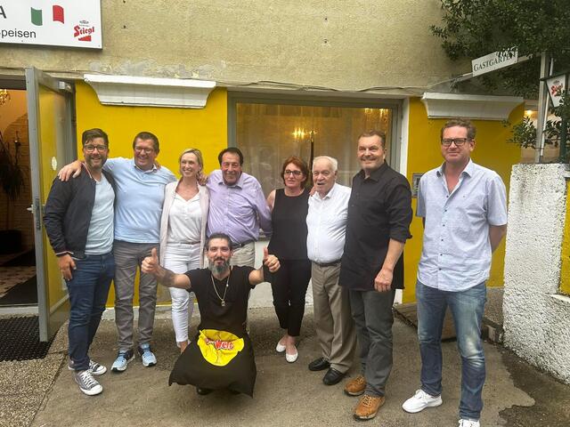 Bezirk Lilienfeld: Heurigenmusikant Hans Singer feiert 10jähriges ...