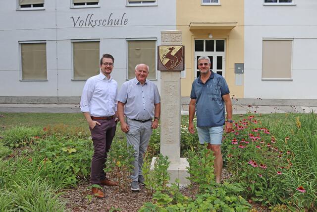 Denkmal restauriert: Wappen der Marktgemeinde erstrahlt in neuem Glanz - Schwechat
