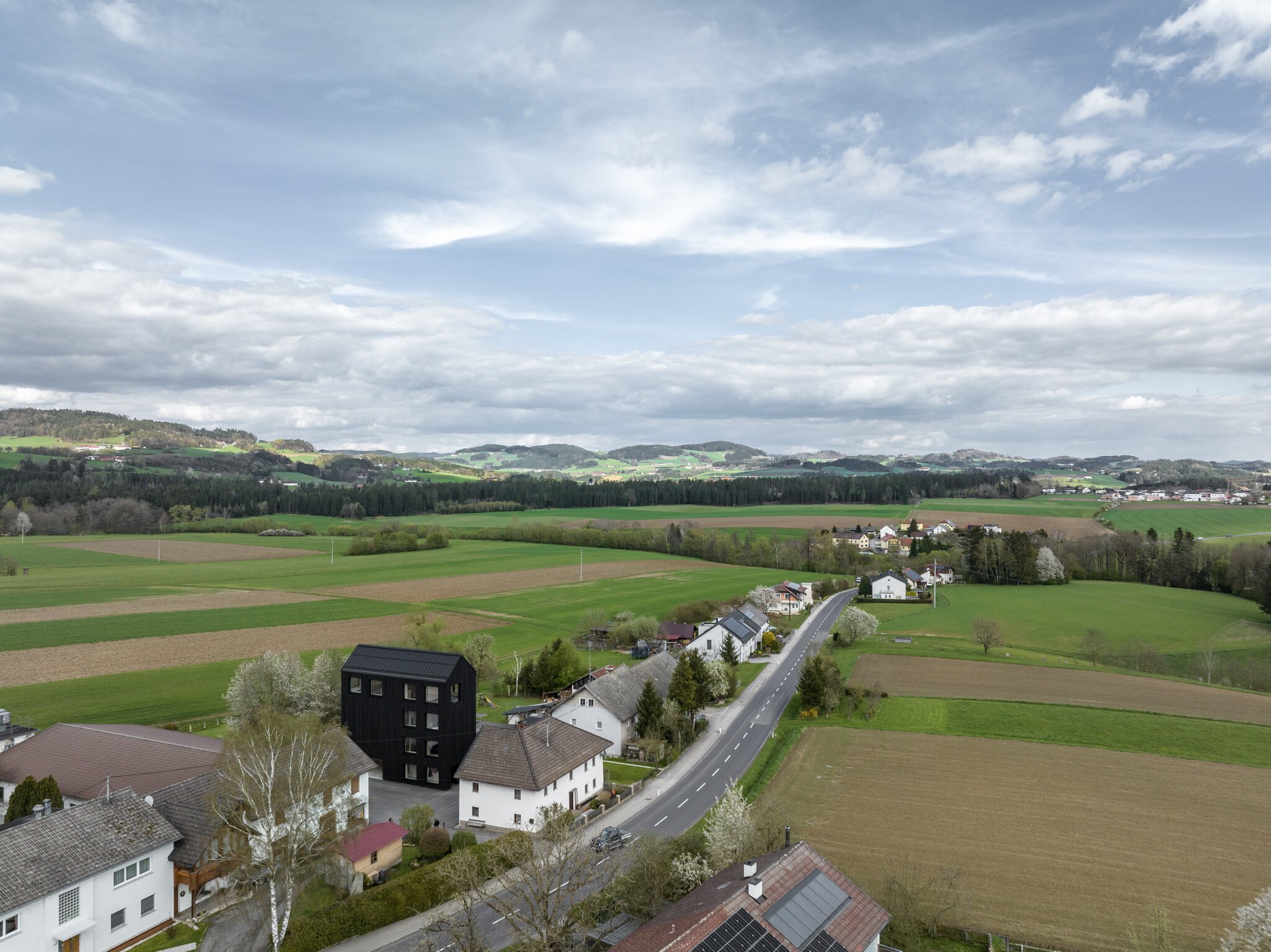Best Architects Award: Schwarzes "Hochhaus" in Hagenberg ausgezeichnet ...