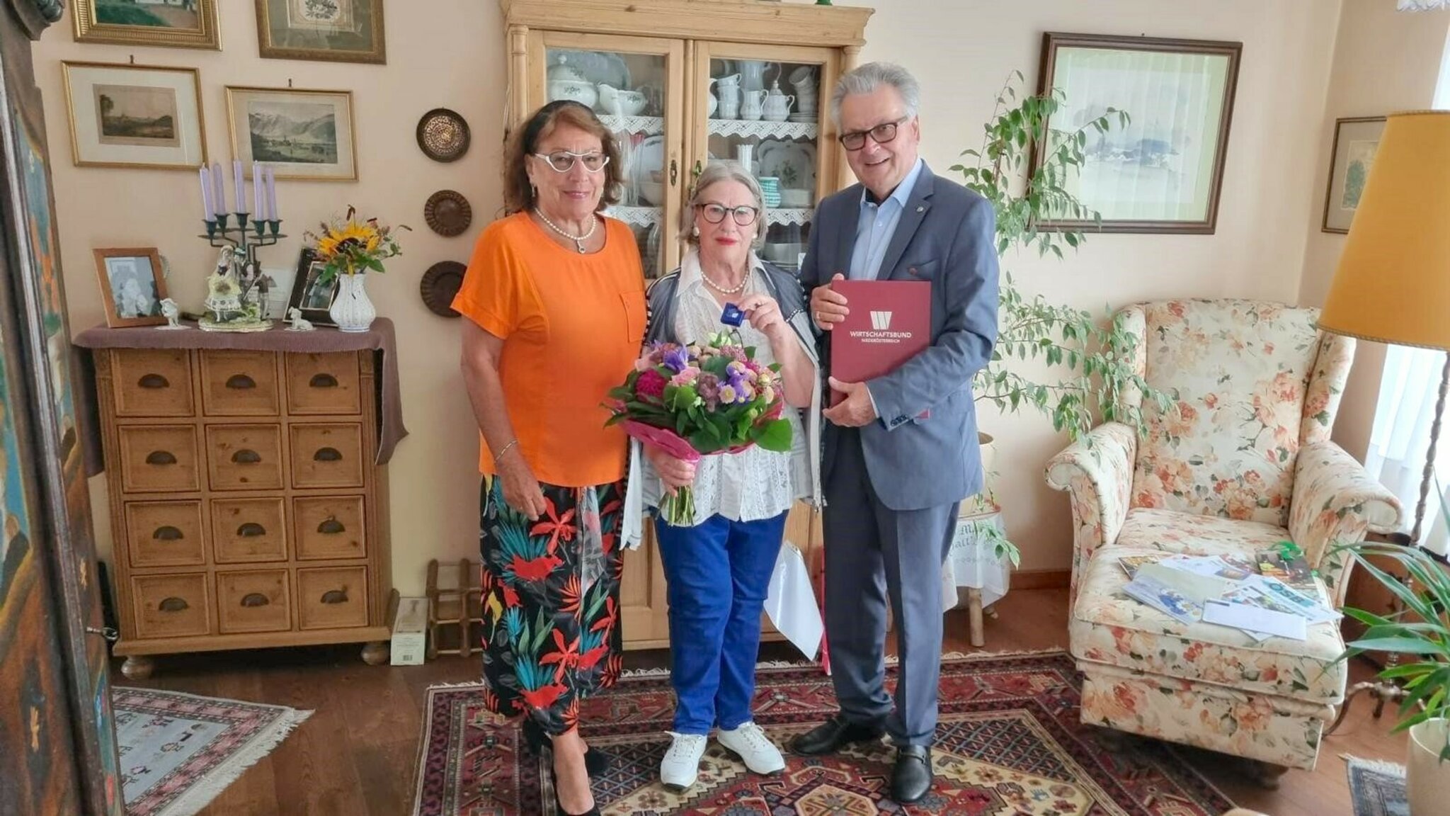 Glückwünsche in Stockerau: Brigitte Kubat wurde zum 80er geehrt ...