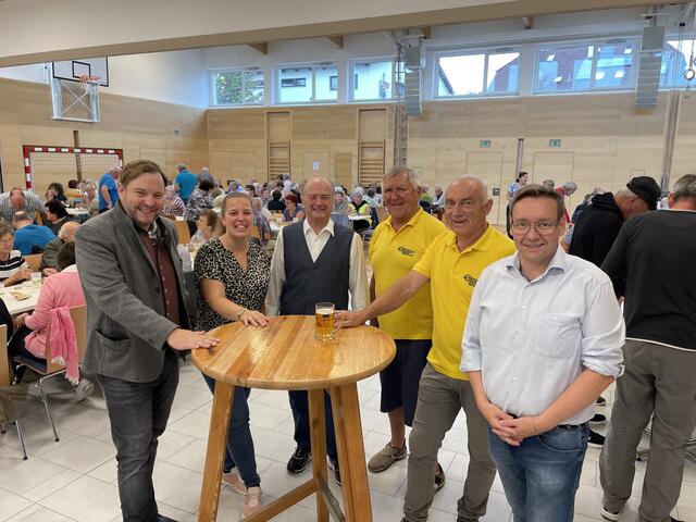 300 Gäste: Seniorenbund Hofkirchen feierte erfolgreiches Grillfest - Enns