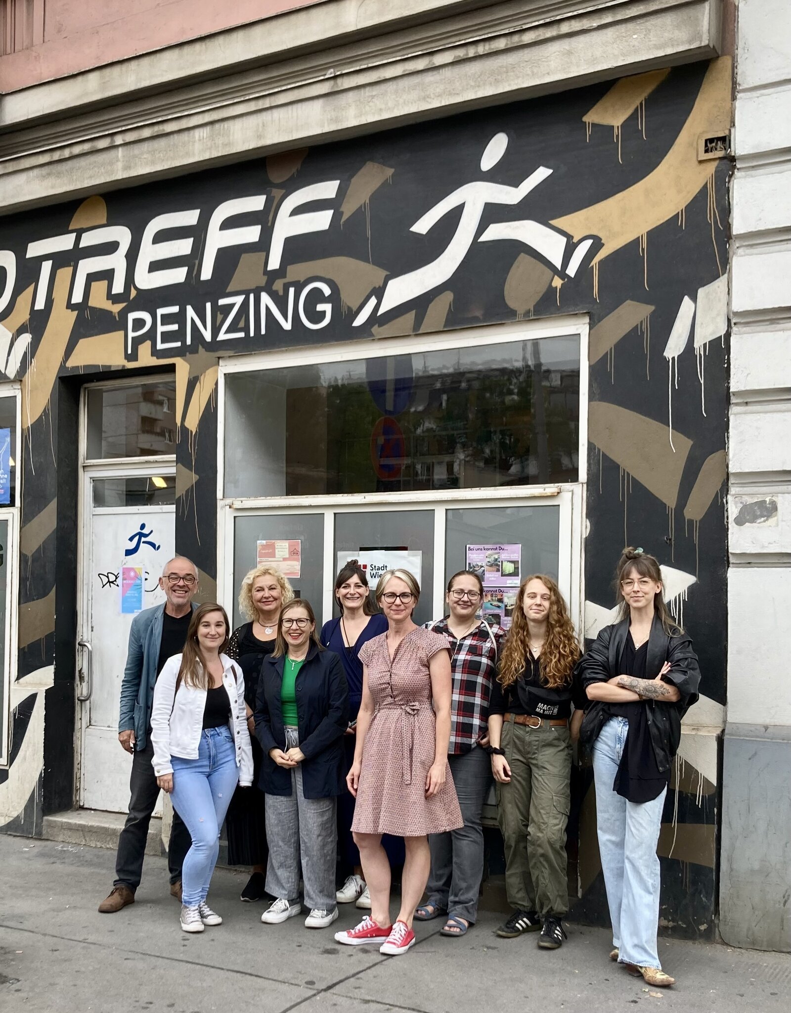 Chillen, Plaudern, Spielen: Jugendtreff Penzing erstrahlt in neuem ...