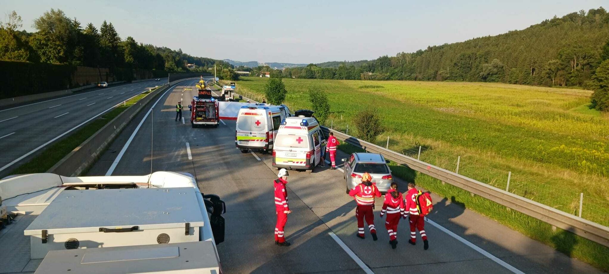 A2-Südautobahn: Hubschrauber-Einsatz und Stau nach einem Unfall - Graz ...