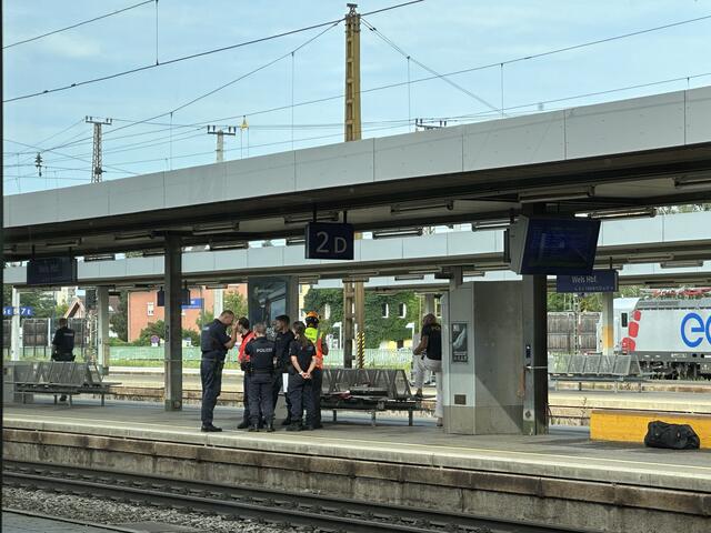Ganze Westbahnstrecke dicht: Notfall am Welser Hauptbahnhof - Wels ...