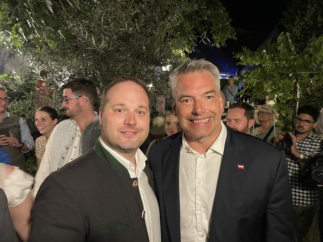 Wiederkehr, Resch & Co.: Wiens Politspitze eröffnete Neustifter Kirtag ...