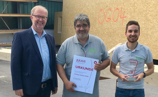 Wolfinger Holzbau: "Julius"-Award für Qualitätsbetrieb aus Tragwein ...