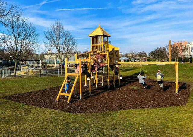 Liesing: In diesen Parks gibt es Spiel, Spaß und viel frische Luft ...