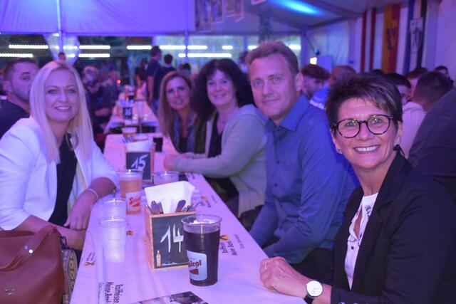 Oberwart: Fanni Nagy im SVO-Festzelt zur neuen "Miss Inform 2023 ...