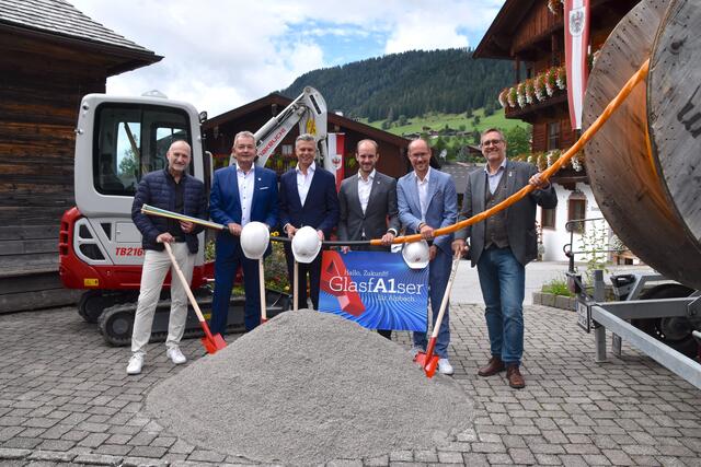 Schnelles Internet: Alpbach feiert Spatenstich für Glasfaserausbau ...