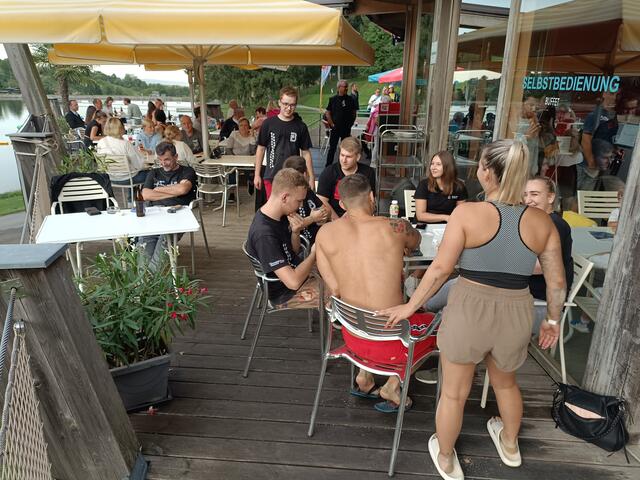 Bildergalerie und Video: Zahlreiche Gäste bei der Beachparty am Stausee ...