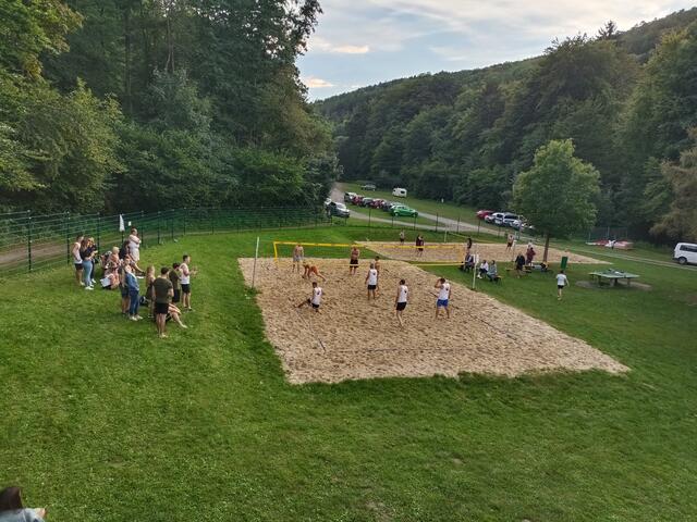 Bildergalerie und Video: Zahlreiche Gäste bei der Beachparty am Stausee ...