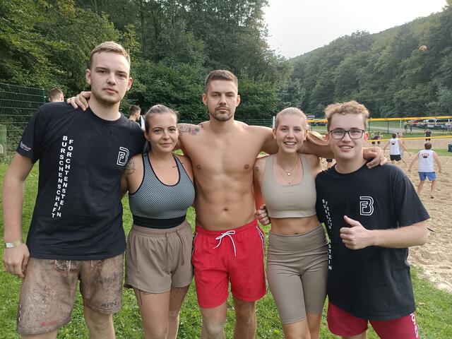 Bildergalerie und Video: Zahlreiche Gäste bei der Beachparty am Stausee ...