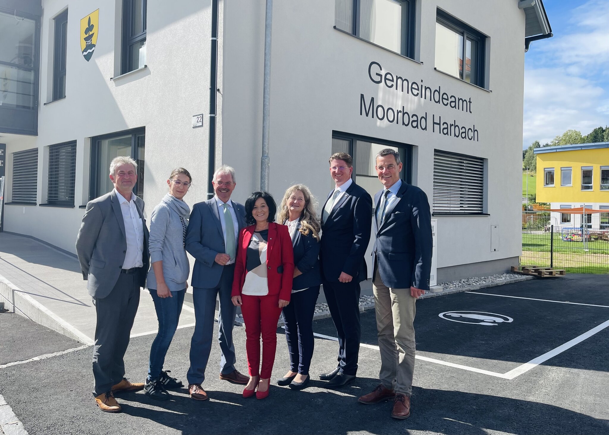 Moorbad Harbach: Gemeindeamt und Schulzubau kurz vor der Eröffnung - Gmünd