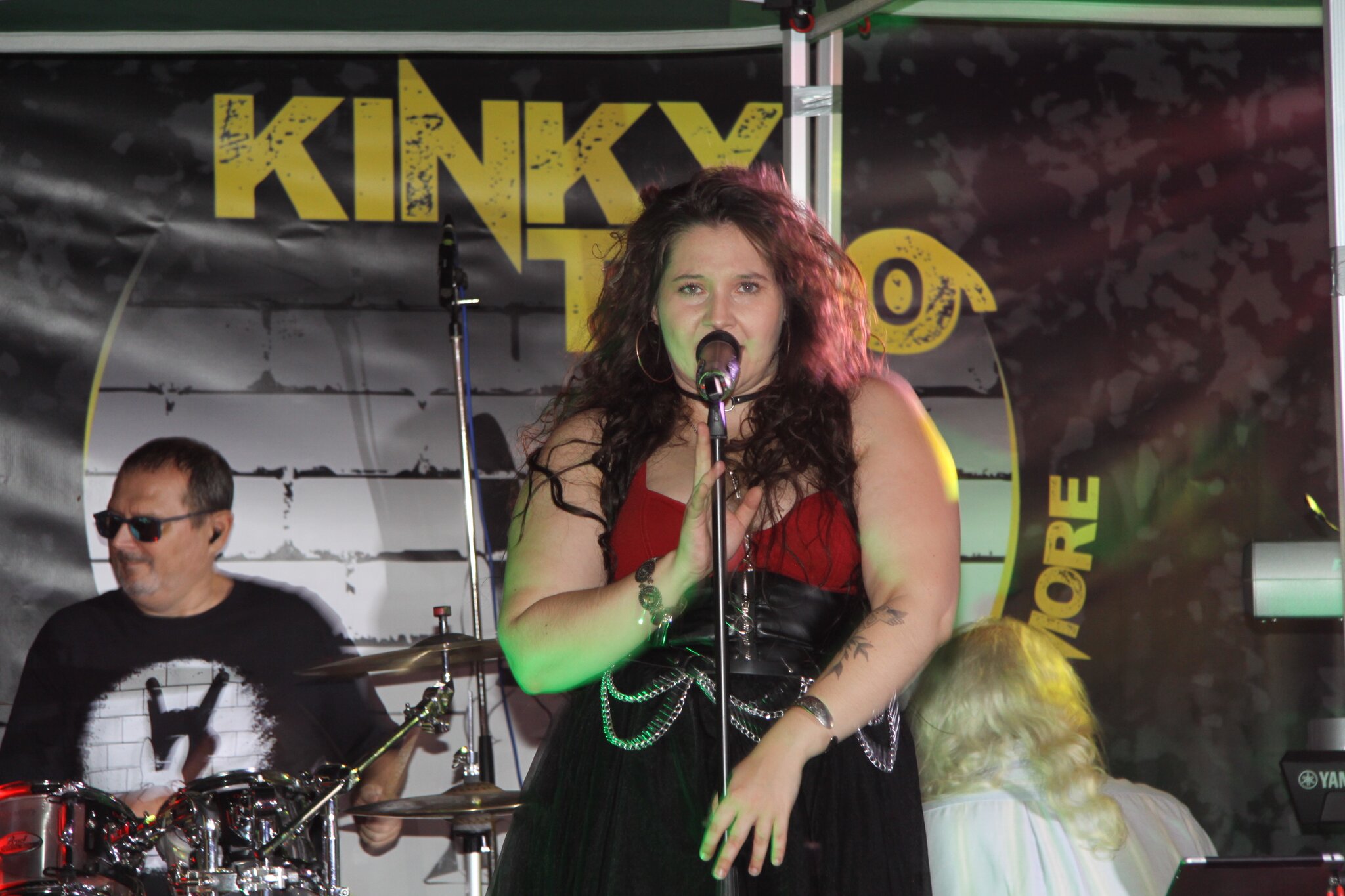Debut: Kinky Tixo rocken den alten Museumsgarten - Gänserndorf