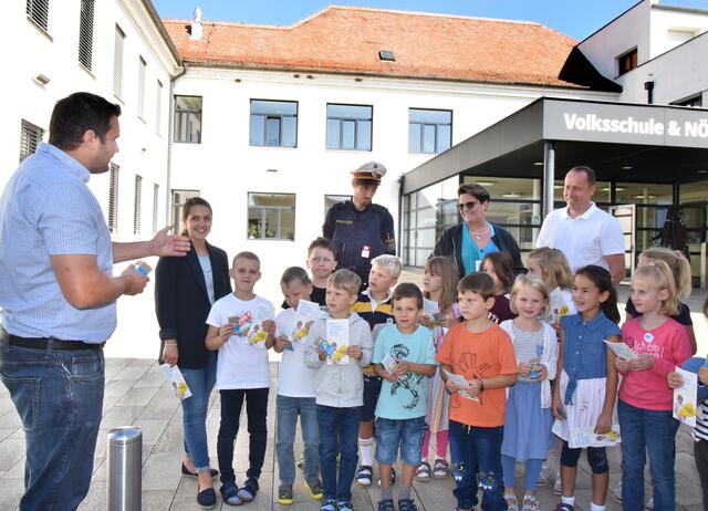 Achten auf die Schulkinder: Schutzengelaktion Schulweg in Zellerndorf ...