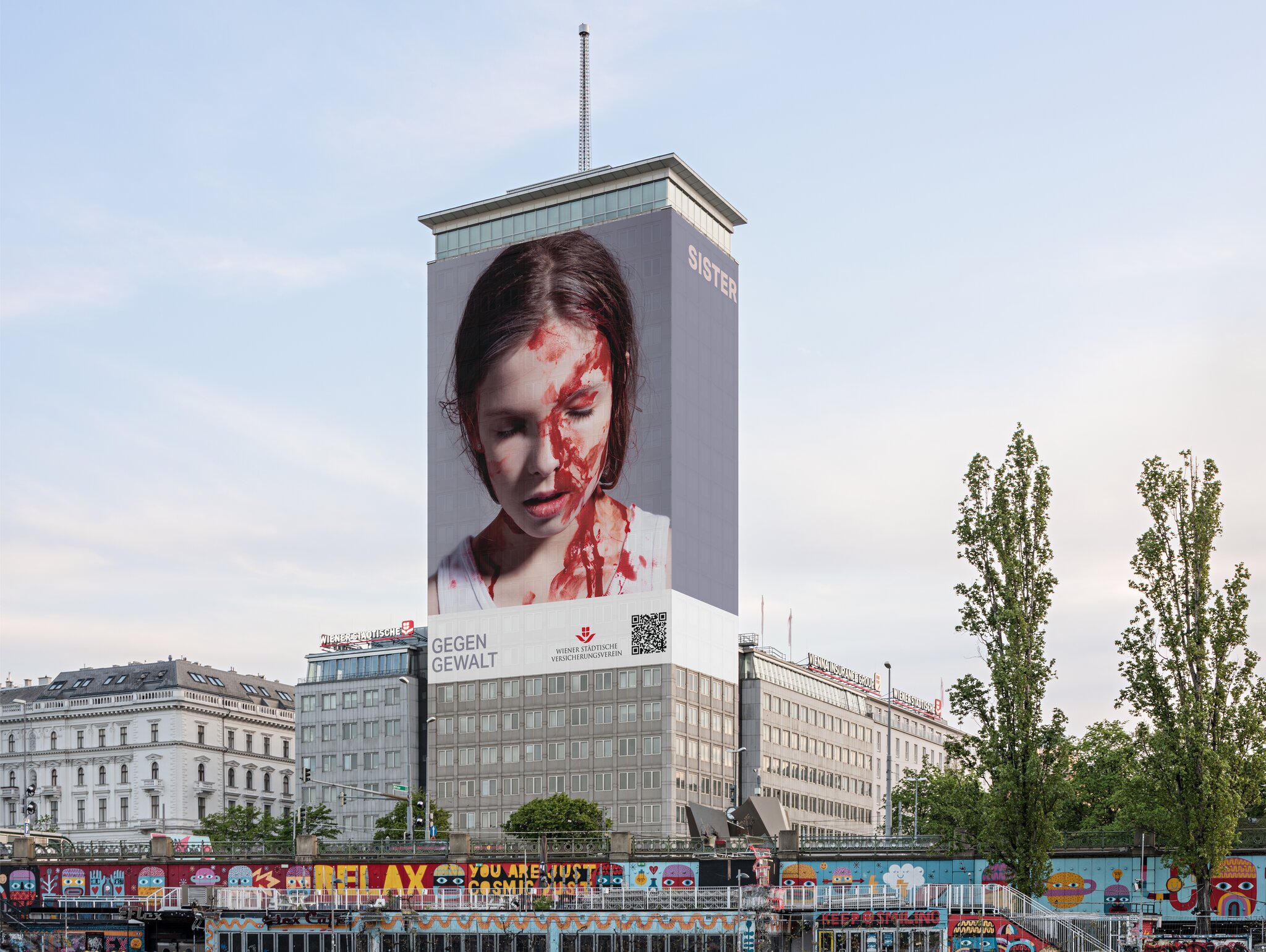 Gottfried Helnwein: Neue Ringturmverhüllung als Appell gegen Gewalt ...