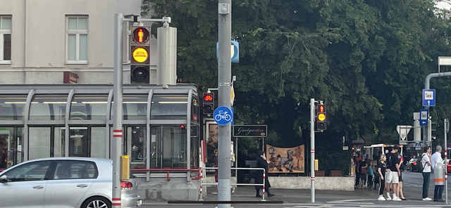 Oranges Licht in Wien: Immer mehr neue Ampelsignale - was steckt ...