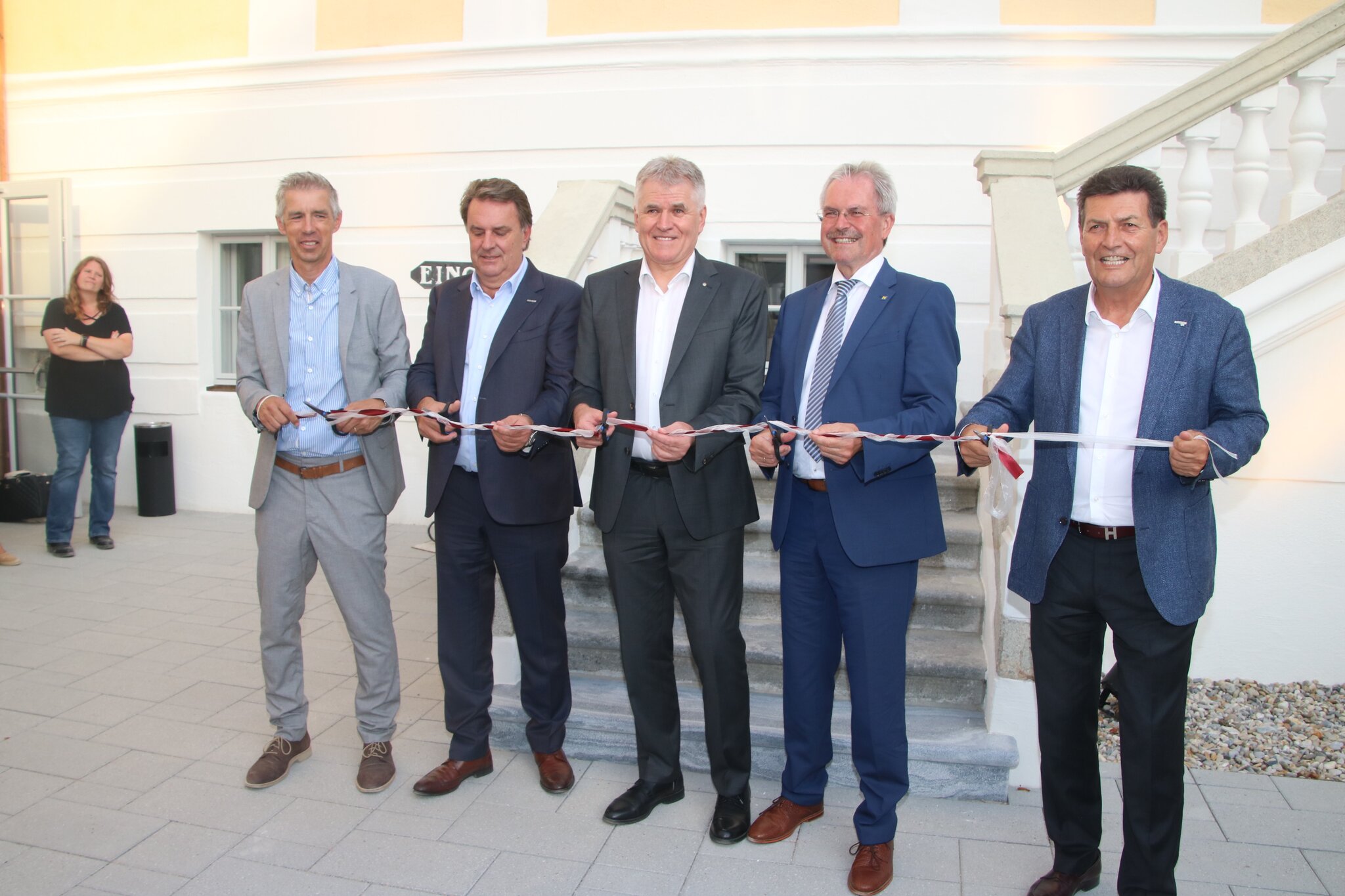 Lehrbauhof und Schlosshotel eröffnet: Großer Tag in Haindorf - Krems