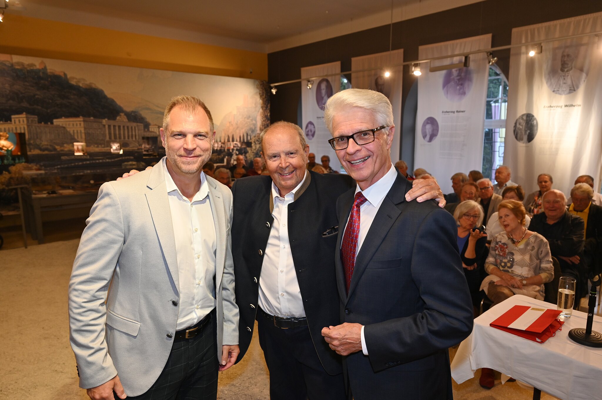 Baden: August Breininger lud zu seinem Geburtstag zur heiteren Lesung ...