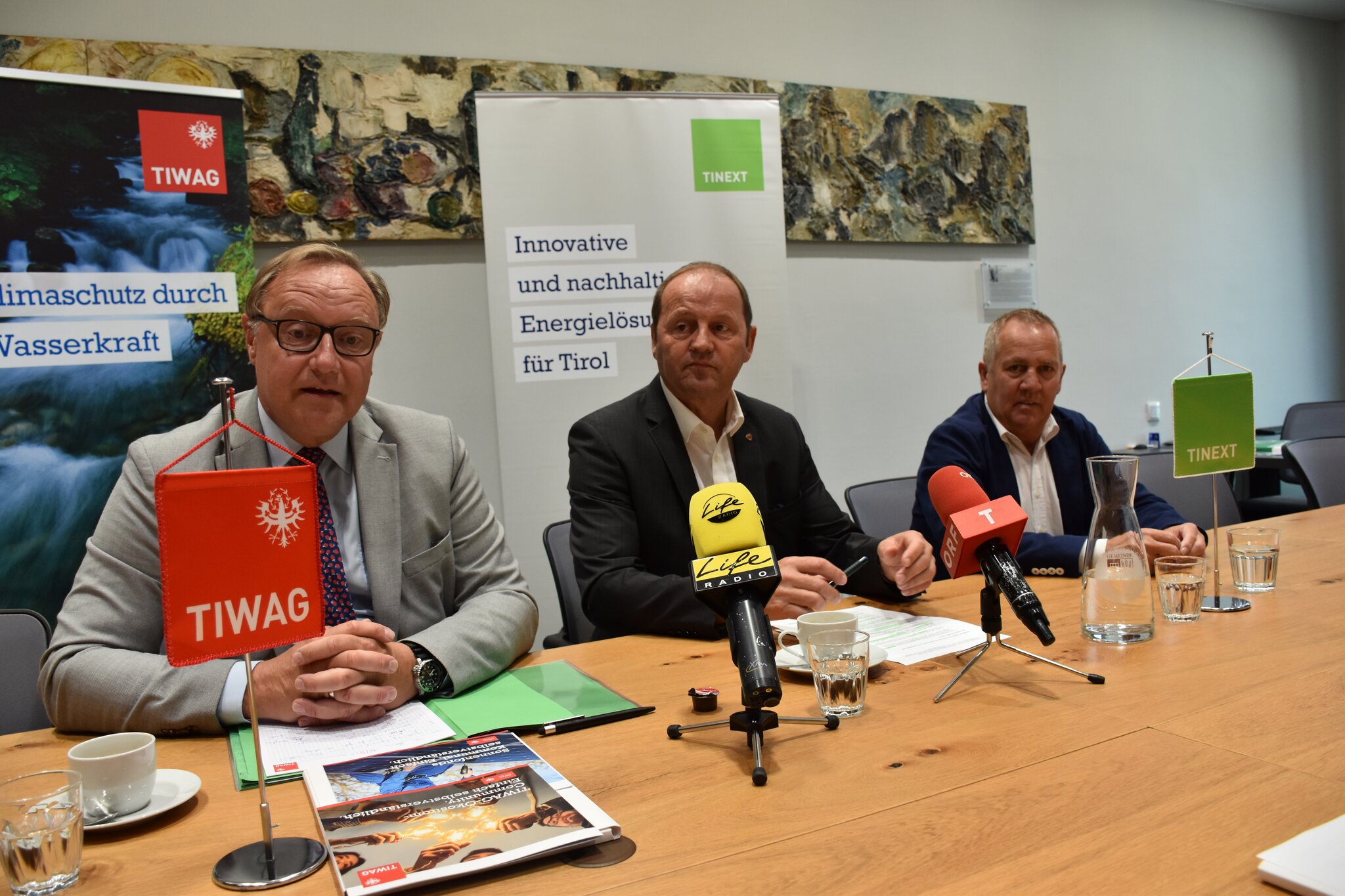 Energiewirtschaft: PV-Ausbau: TIWAG und Land Tirol holt Gemeinden und ...