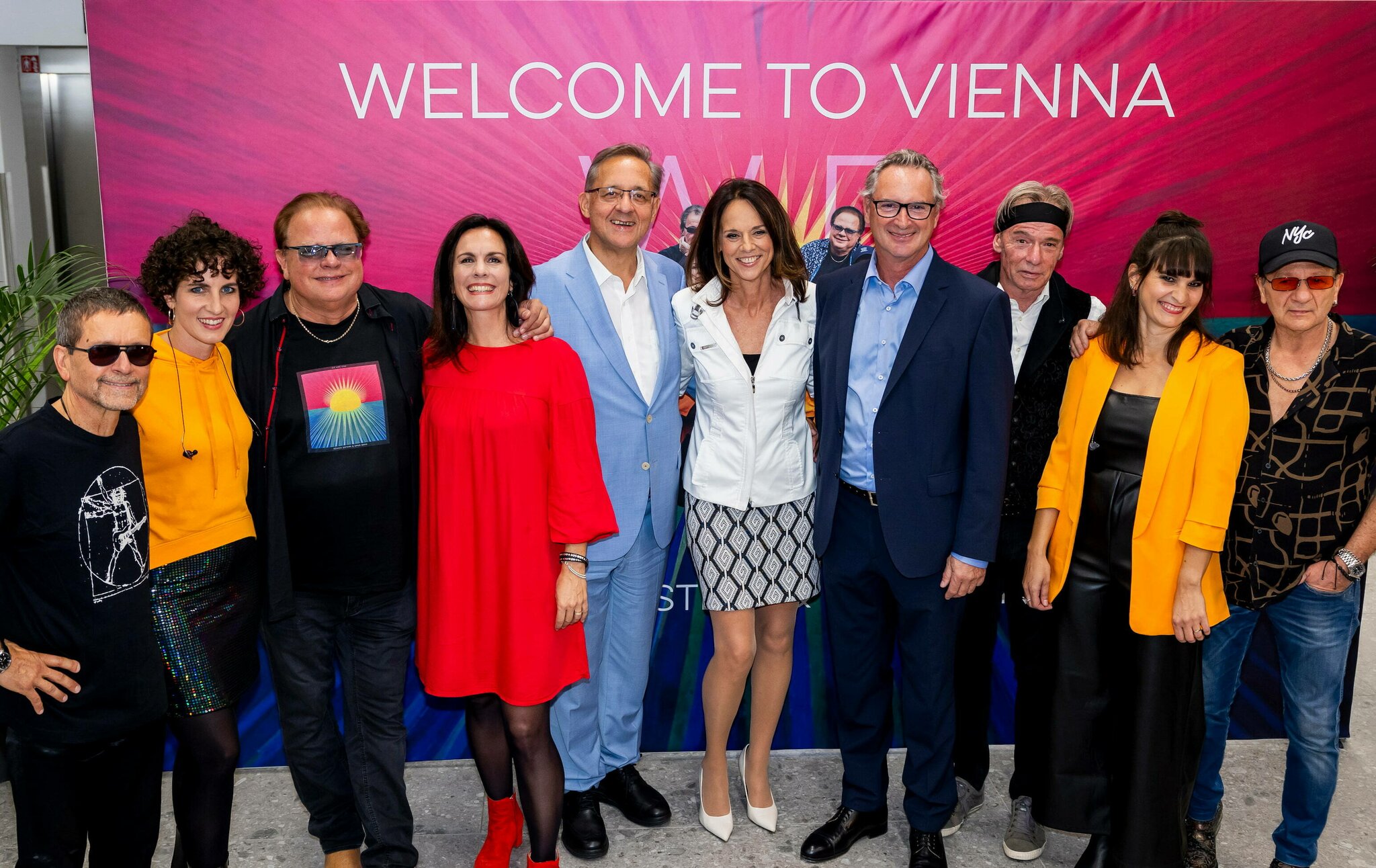 Neue Airport-Jingle: Live-Präsentation der Schick Sisters & Opus Band ...