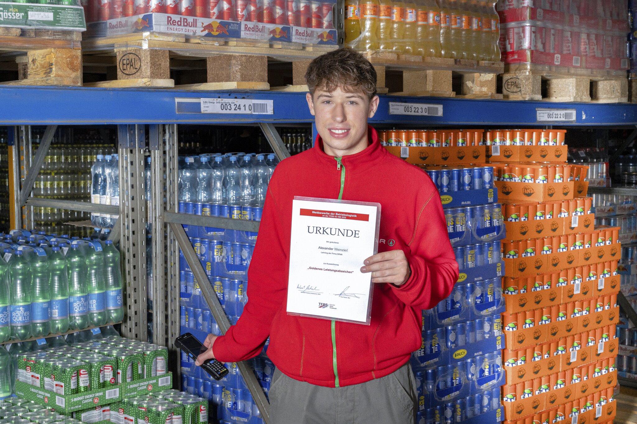 Wettbewerb: Spar-Lehrling Alexander erhält Goldenes Leistungsabzeichen ...