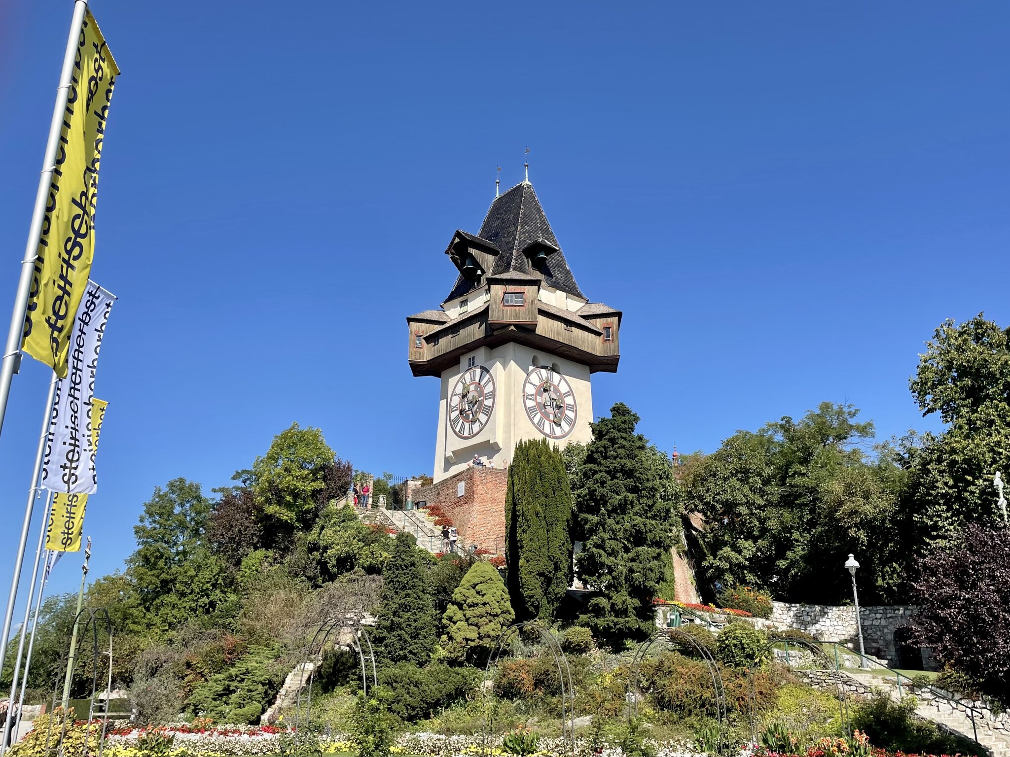 "Armutszeugnis für Graz": Dreckige Schloßberg-Toilette sorgt für Ärger ...