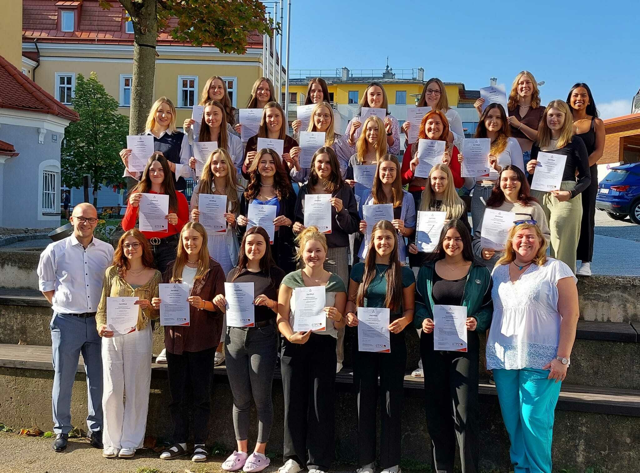 BASOP-Schüler erwerben "Basiskompetenzen im Bereich Traumapädagogik ...