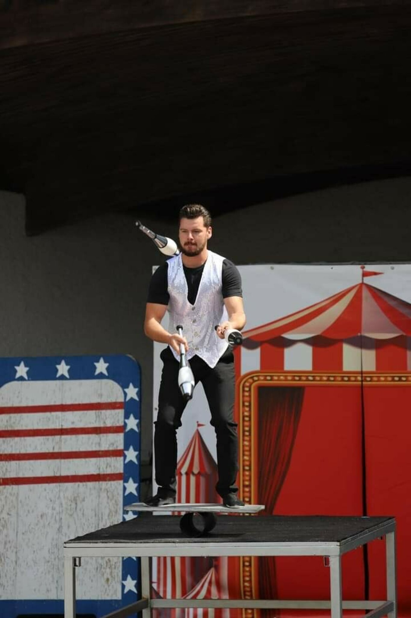 Noch bis 8. Oktober: Kinder Circus Classico macht in Ebensee Station ...