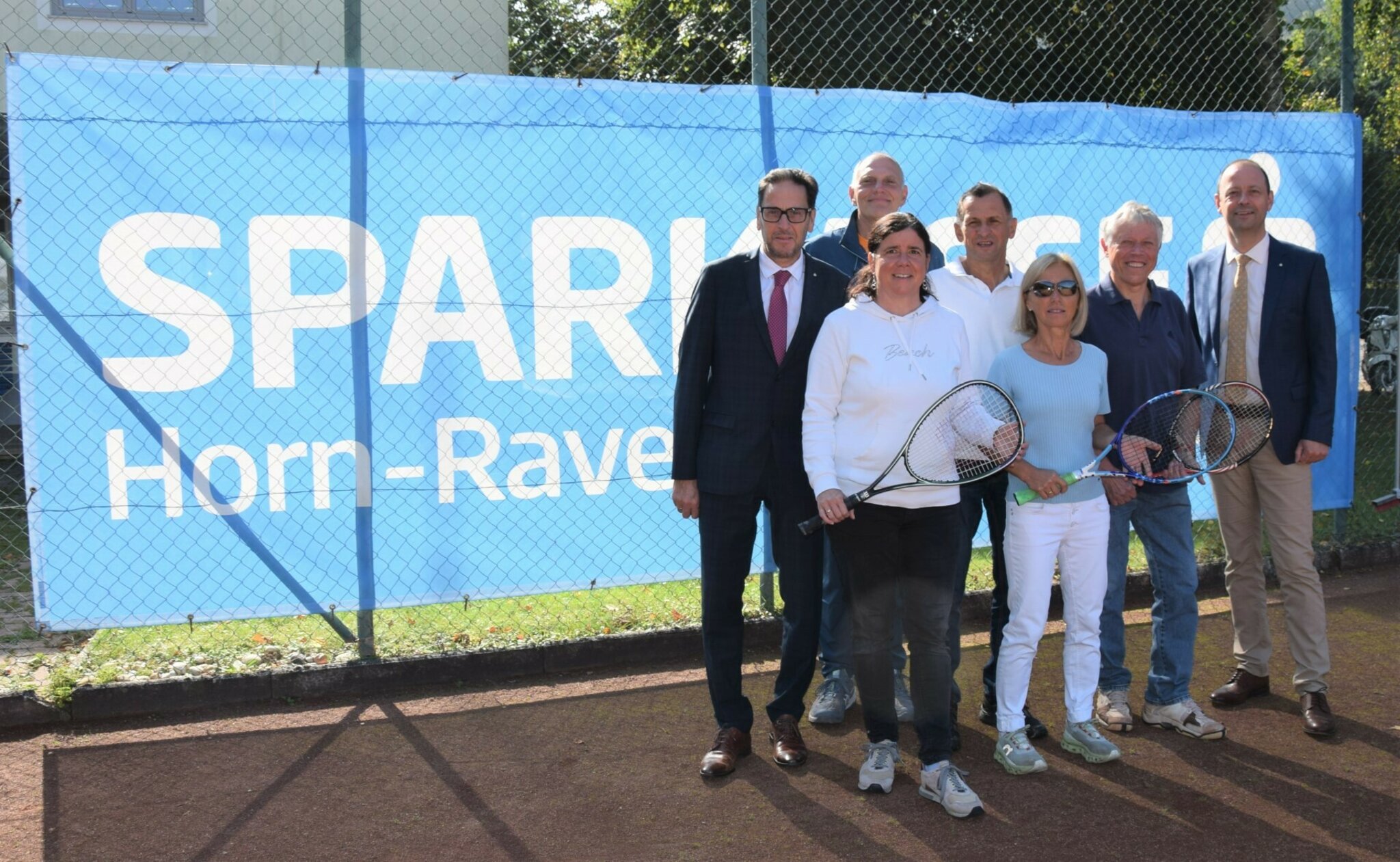 Horn: Neue Tennisblenden für den Tennisclub Rosenburg - Horn