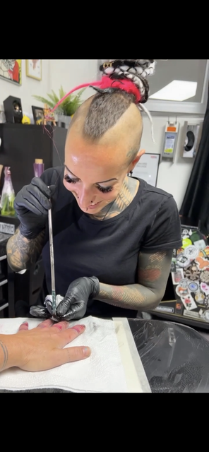 "Megi Gin" aus Saxen: Die Leidenschaft Tattoos zum Beruf gemacht - Perg