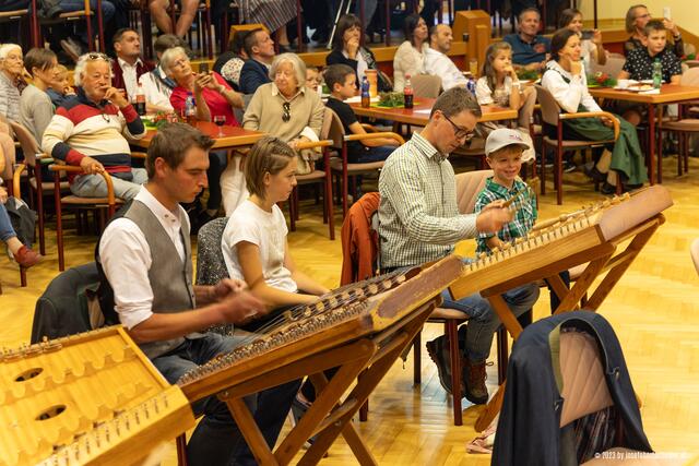 25. Iseltaler Hackbrettlertreffen: Rauschender Klang der Osttiroler ...
