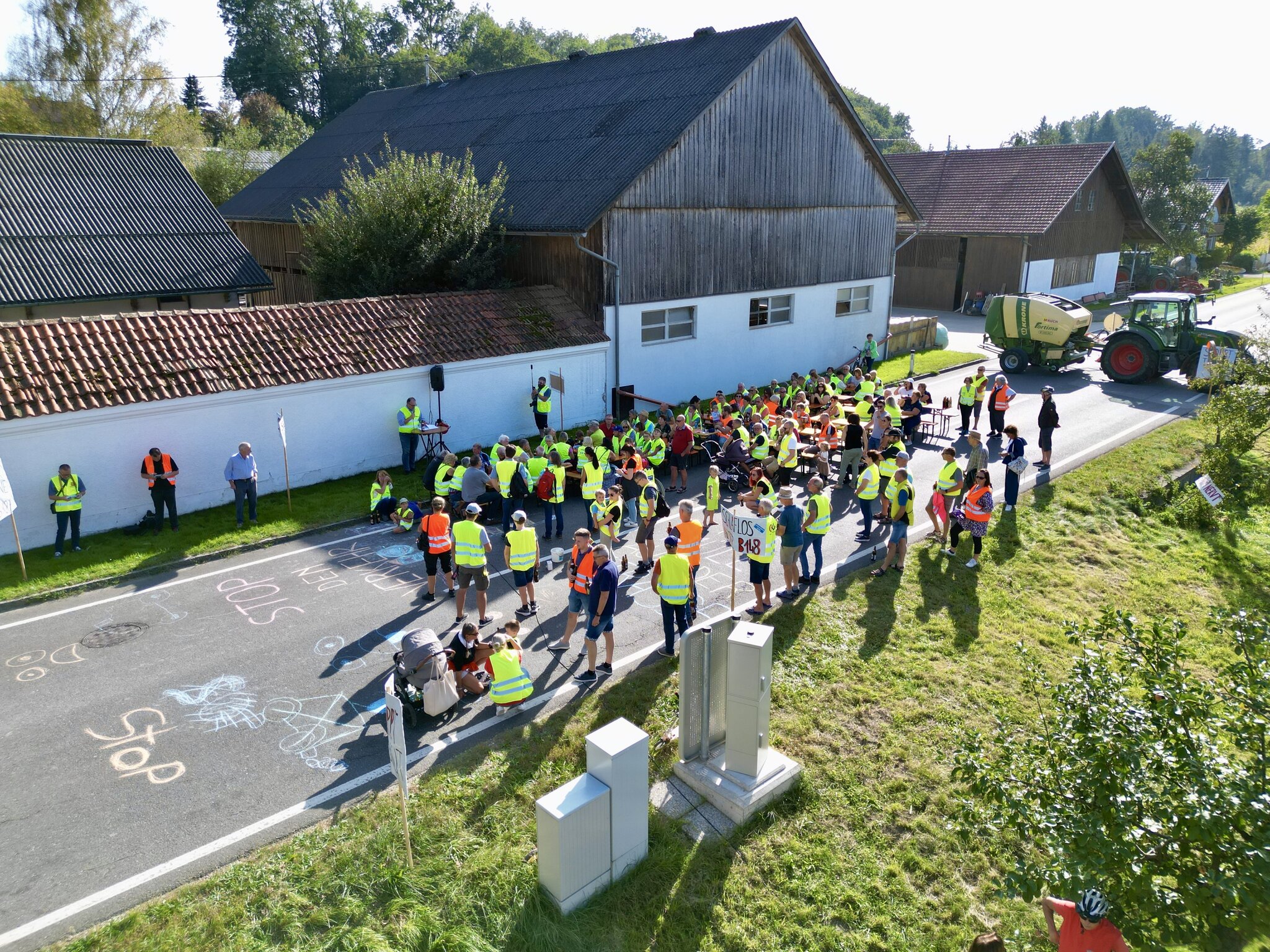 Zu hohe Verkehrsbelastung: Verein "Lebensraum B 148" demonstrierte in Weng - Braunau