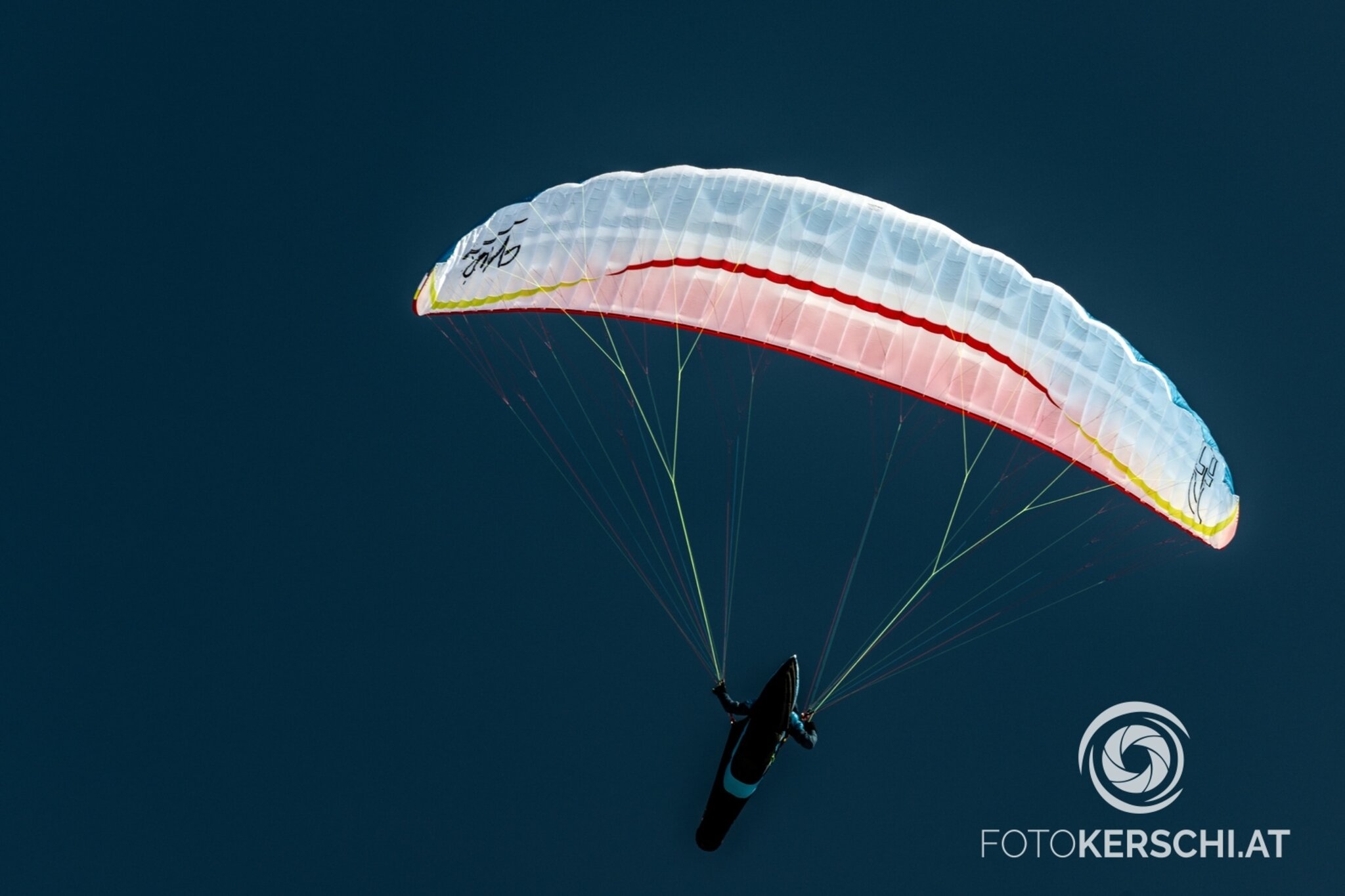 Gmunden: Paragleiter (26) aus Bäumen gerettet - Salzkammergut