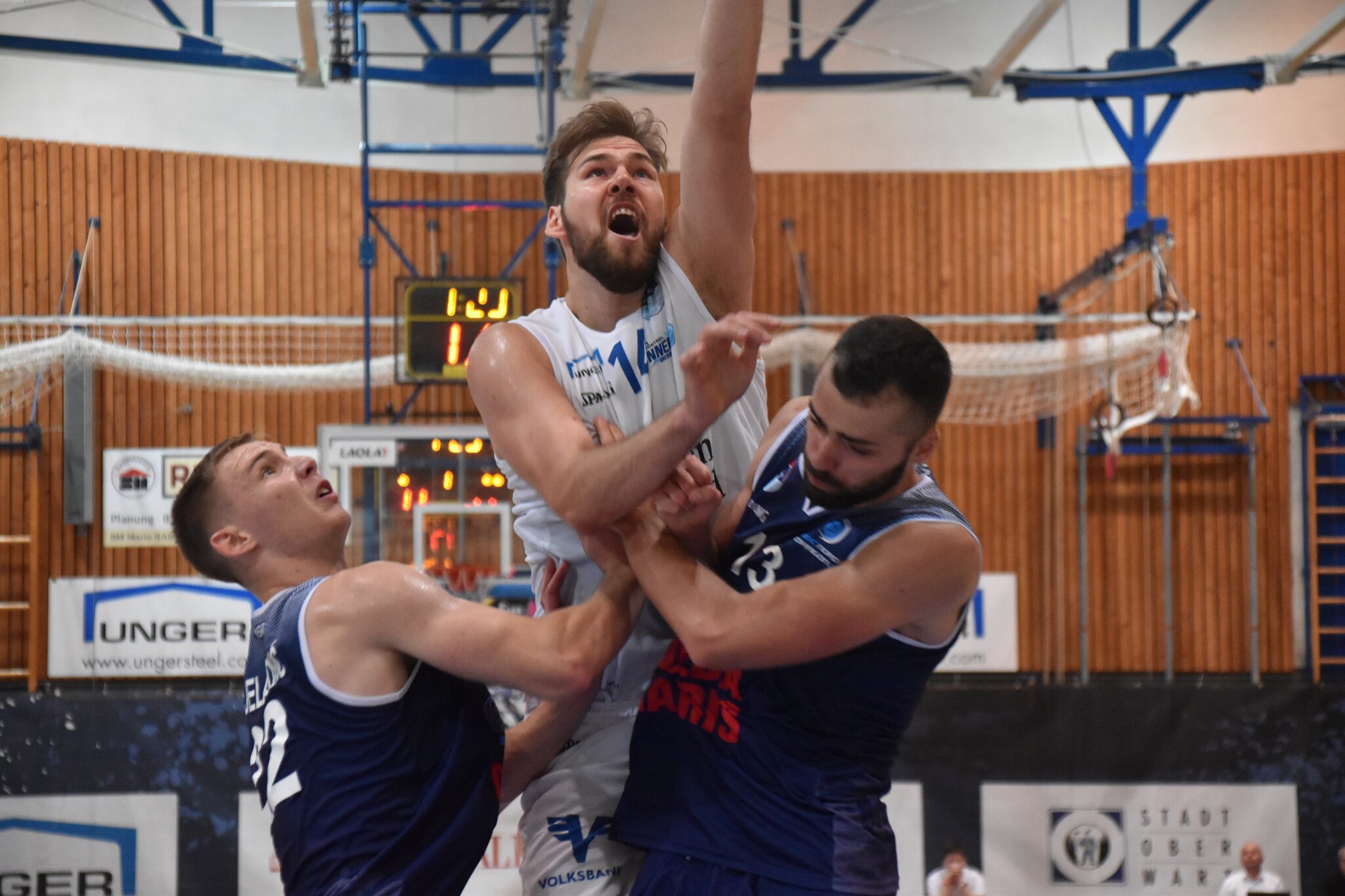 Basketball: Unger Steel Gunners mit Derbysieg gegen die BBC Nord ...