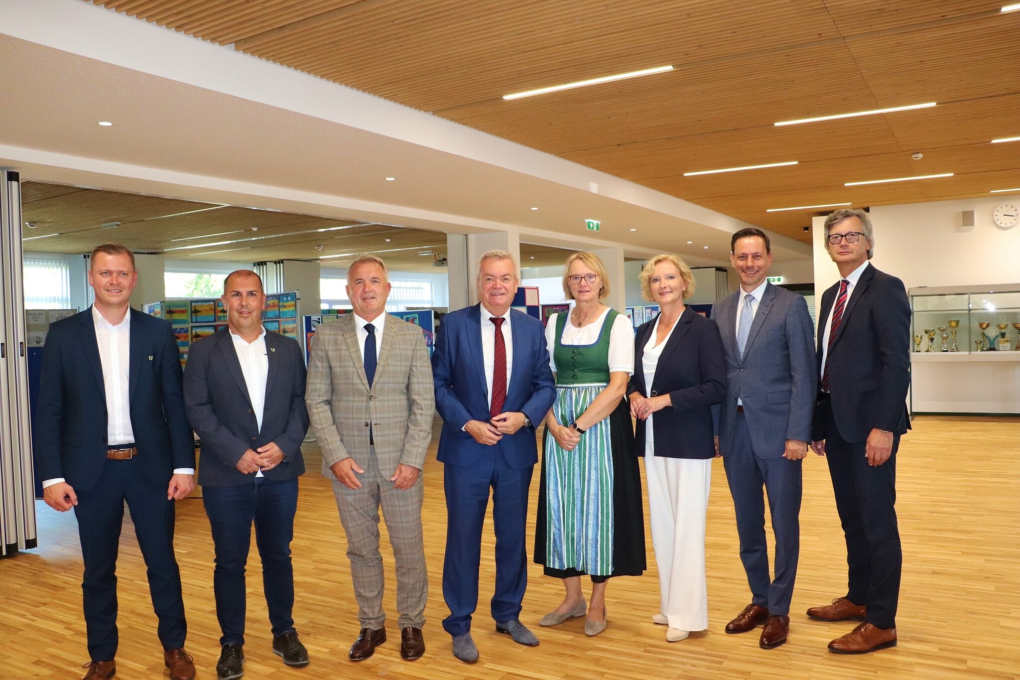 Eröffnung der VS Kalsdorf: Kalsdorf feierte die neue Volksschule - Graz ...