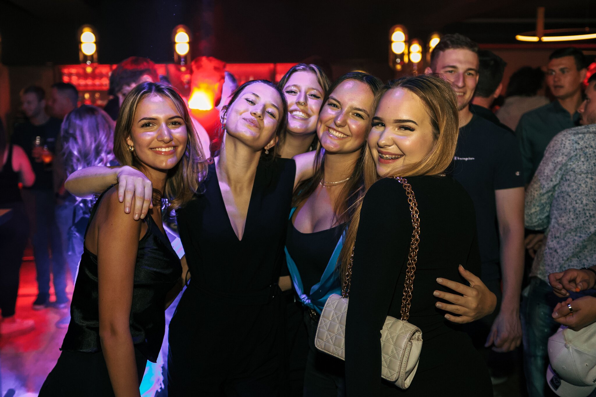 Bildergalerie: Das war die Opening Night im Club Nero in Pucking - Linz ...