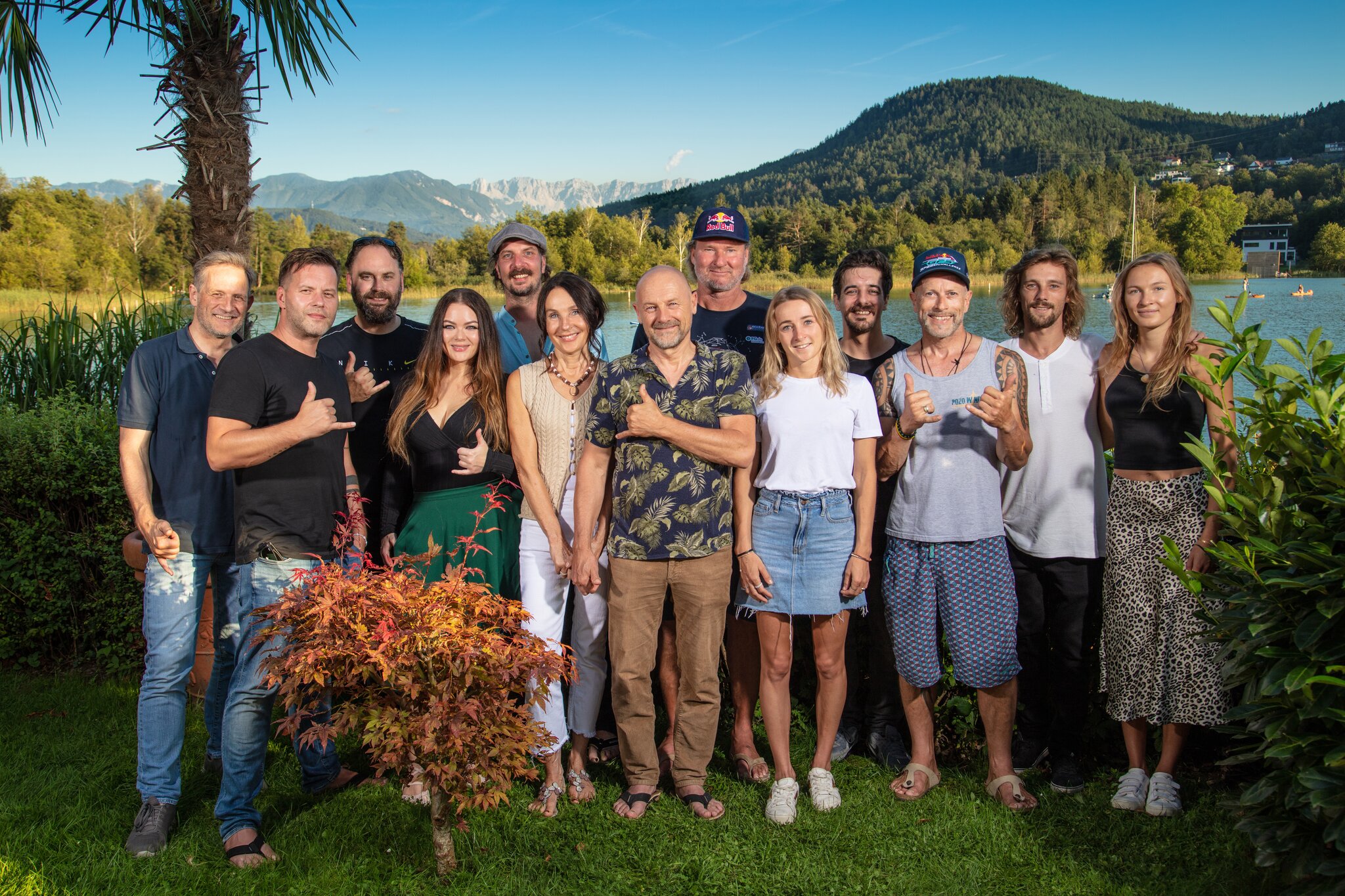 Im Kino: Kärntner Filmemacher begleiten Surflegende zu ...