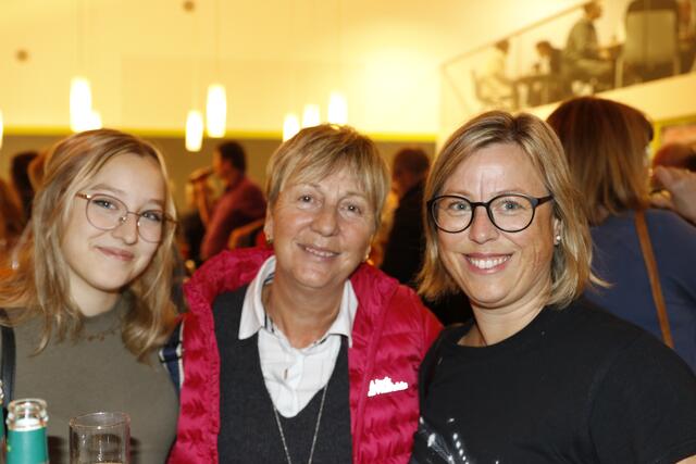 Bühne im Hof St. Pölten: Alexander Goebel feiert 70. Geburtstag - St ...